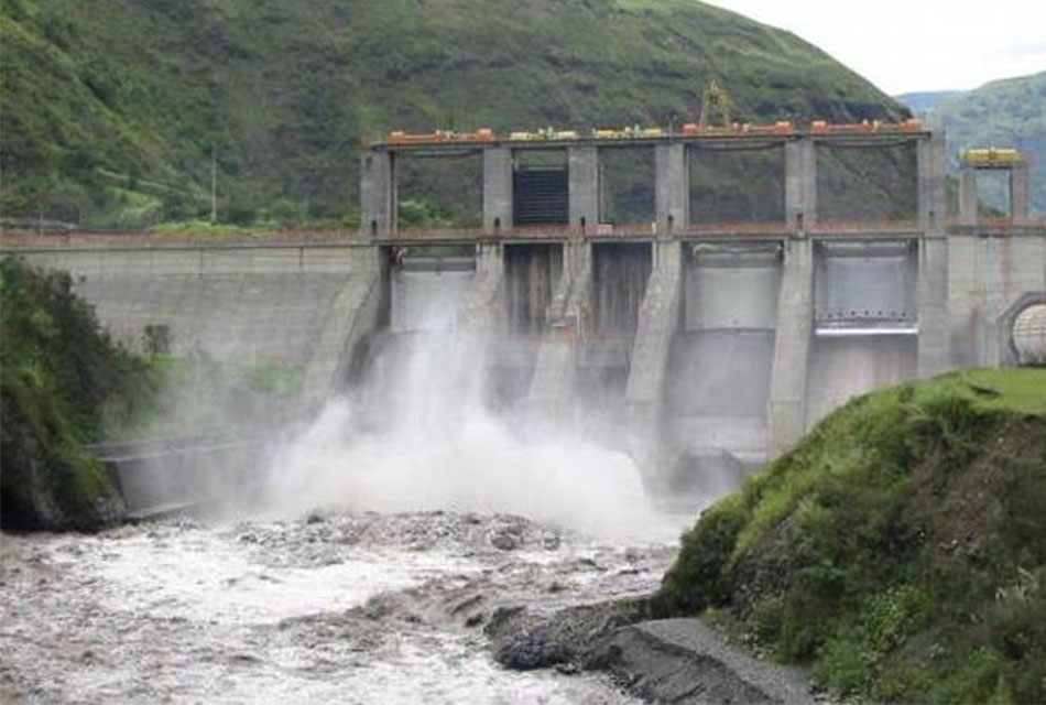 Desfogan presa de Valdesia por la gran cantidad de lluvias - Al Hecho